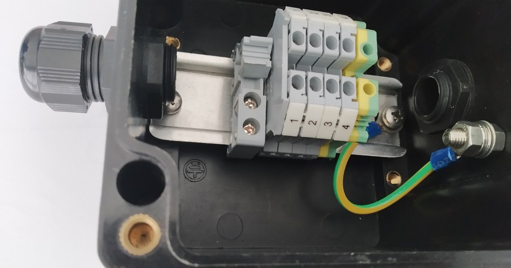 Utilização de insertos metálicos roscados para fixação de tampas e ...